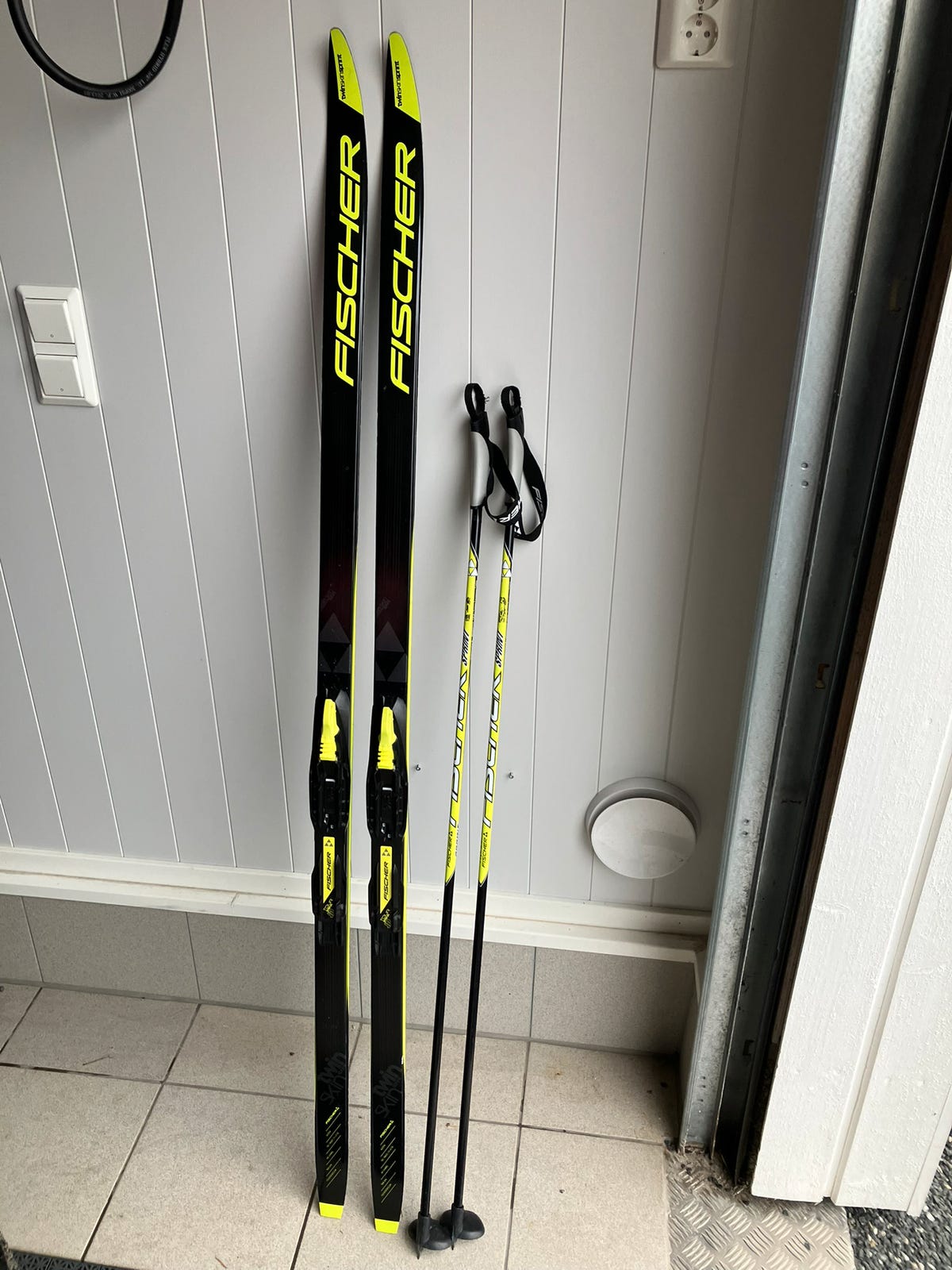 Fischer Felleski 160cm og staver 120cm | FINN-torget