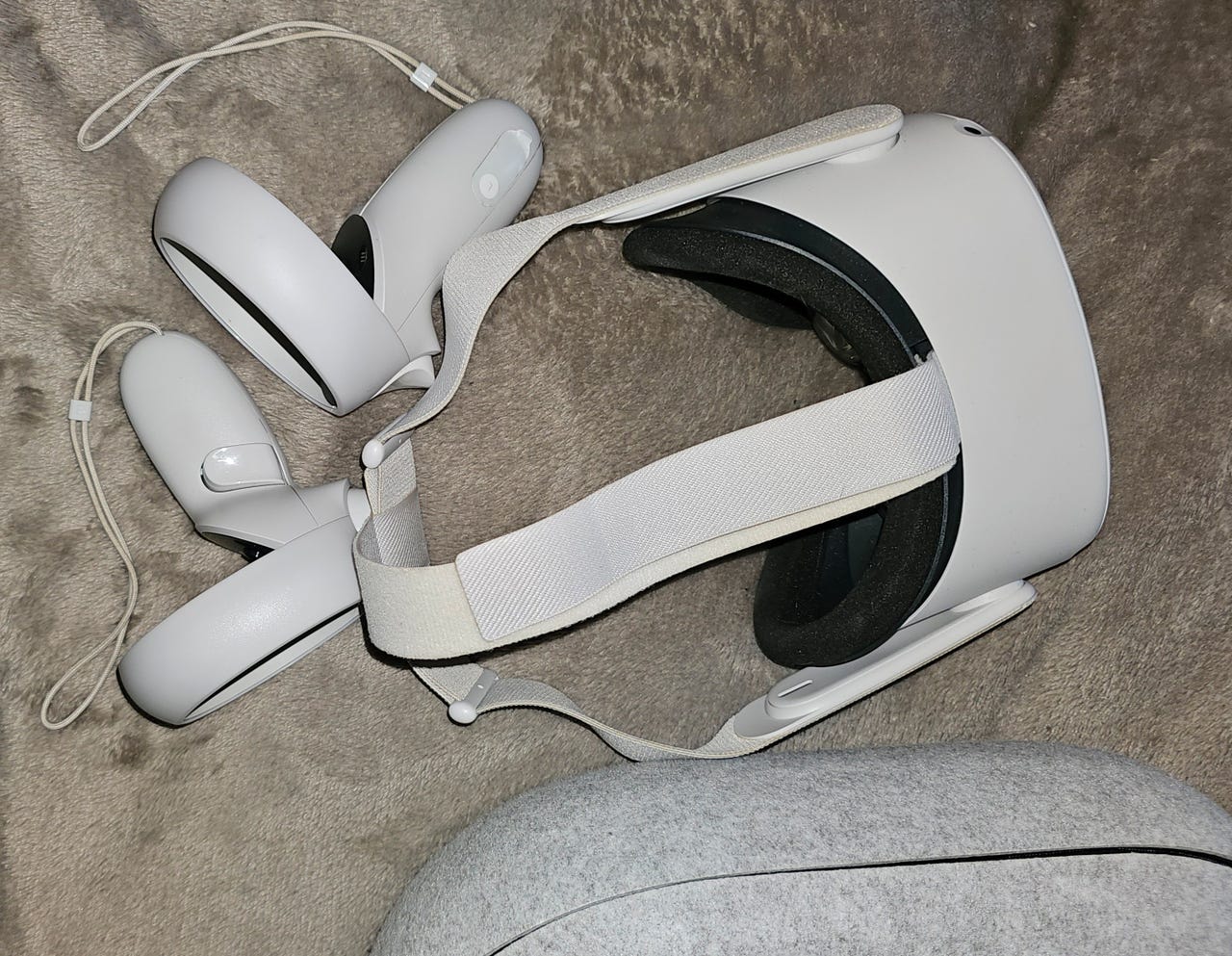 Oculus Quest 2 - 256gb med oppbevaring | FINN-torget