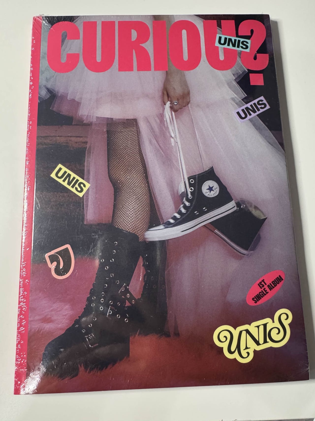UNIS 1st single album CURIOUS? kpop | FINN-torget