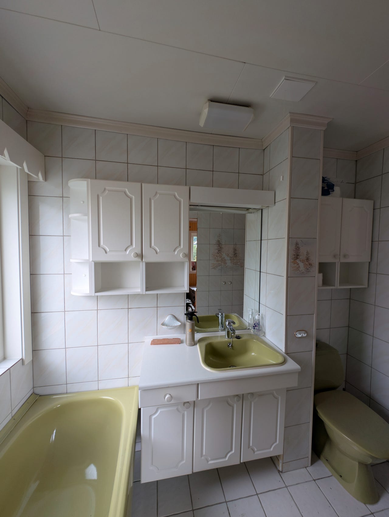 Baderomsmøbler. Må hentes | FINN-torget