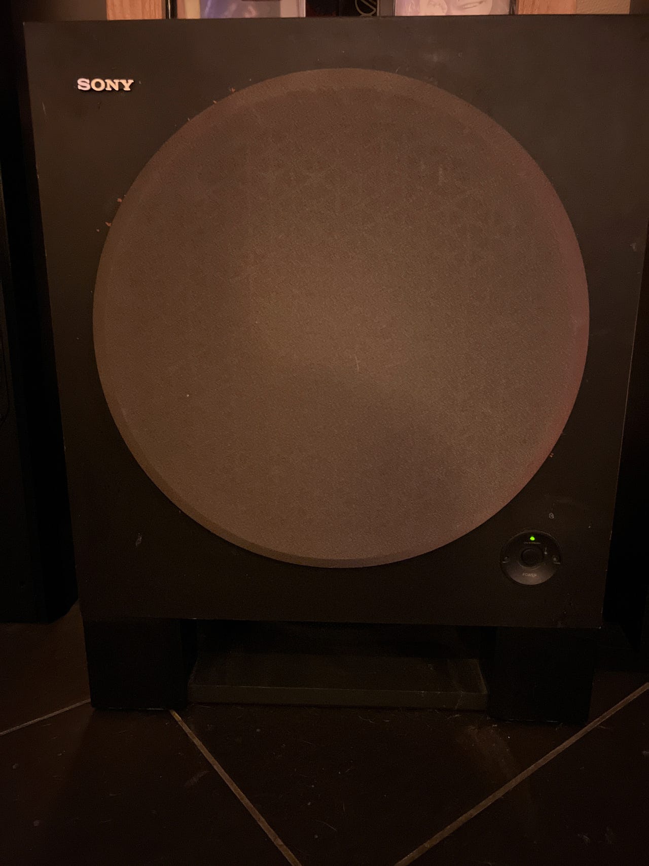 Sony SA-WX900 viss du er på jakt etter en drøøøy sub da har du kommet ...