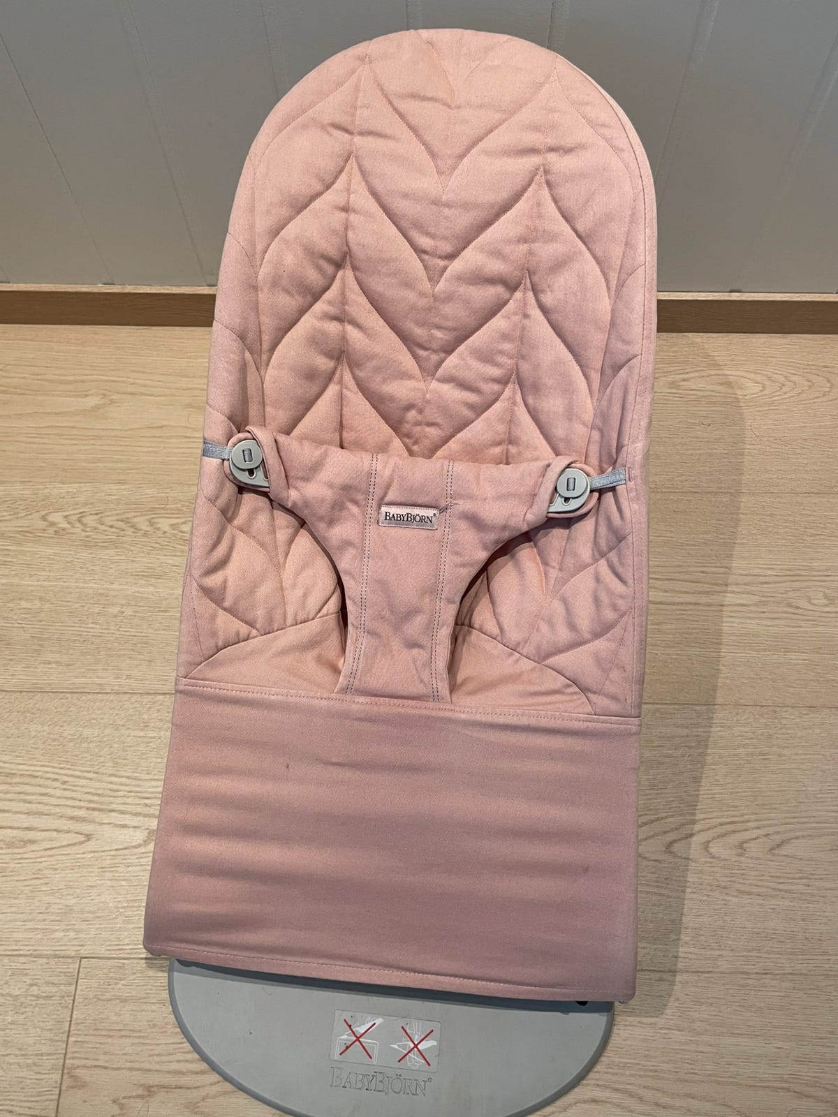 Rosa Babybjørn vippestol | FINN-torget