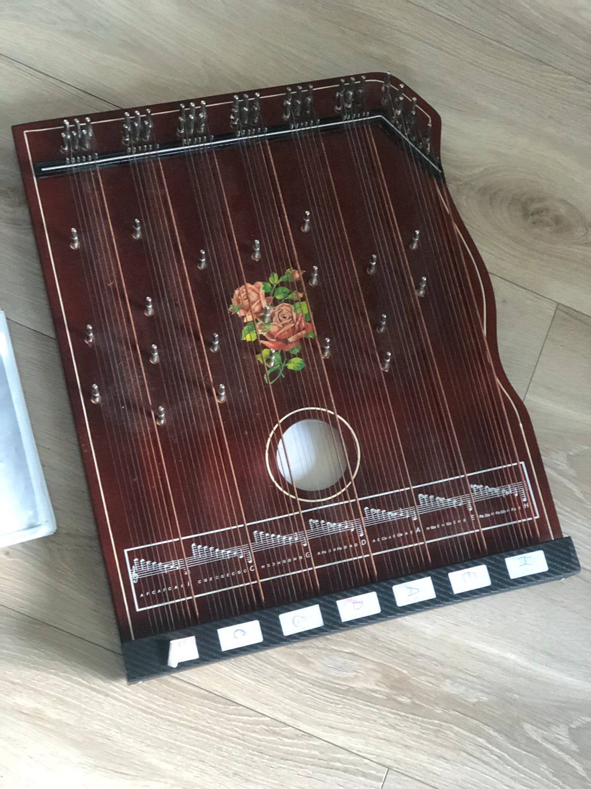 Nydelig harpeleik fra zither | FINN-torget