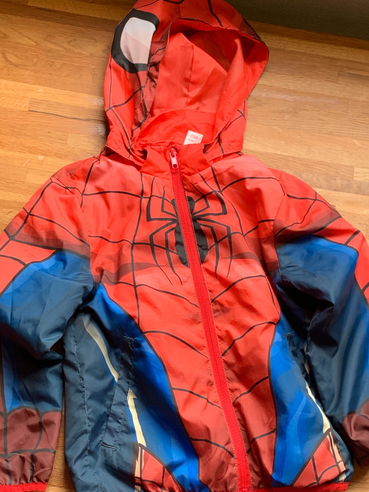Tynn spider man jakke 116 | FINN-torget