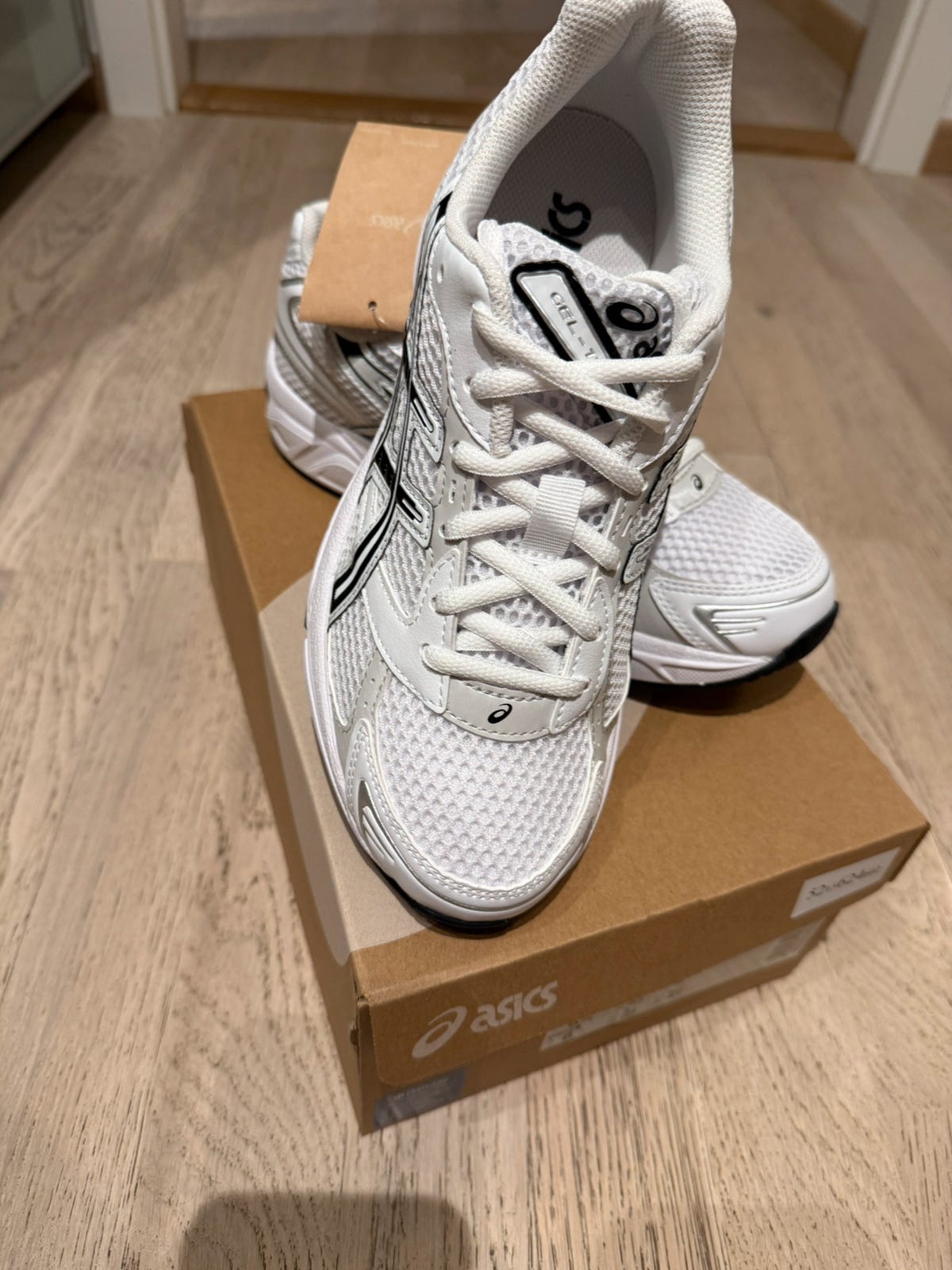 Asic Gel str 39.5 | FINN-torget