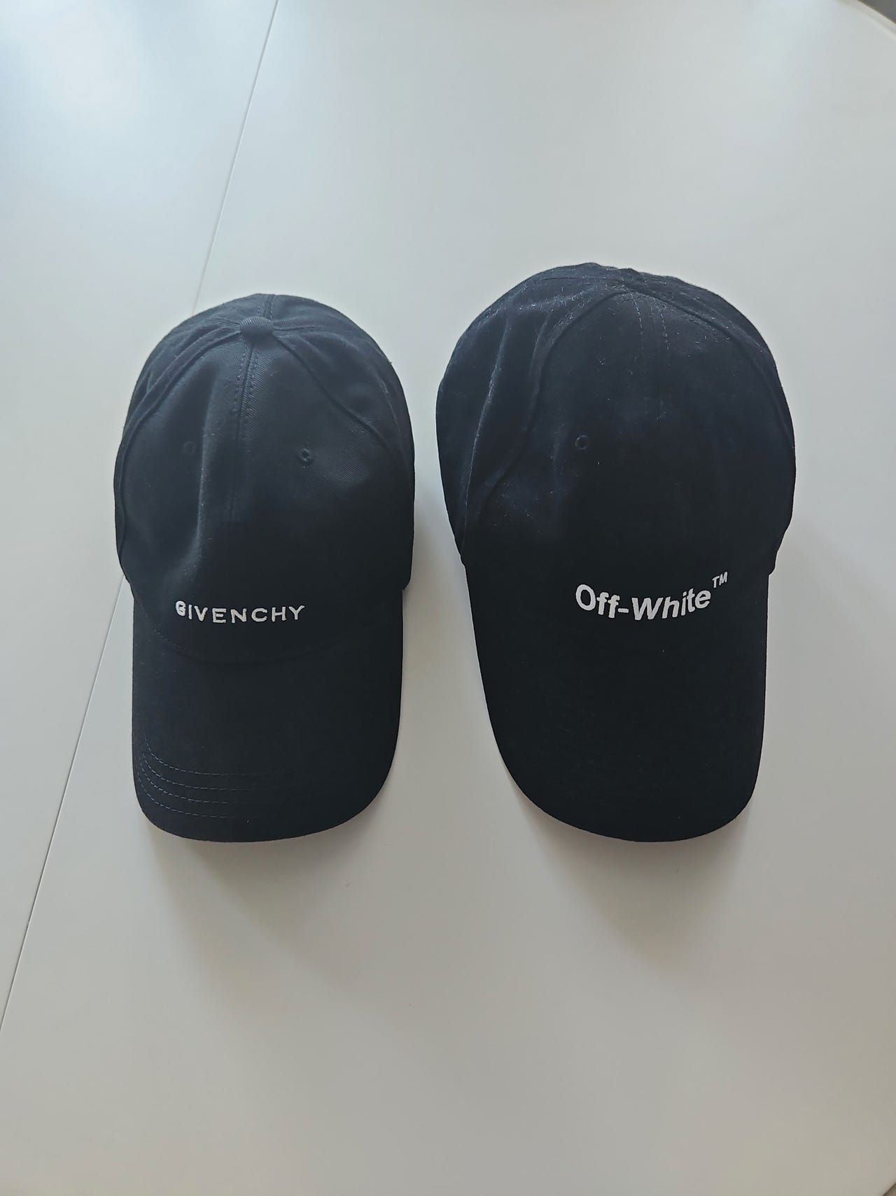Givenchy caps og Off-white caps | FINN-torget