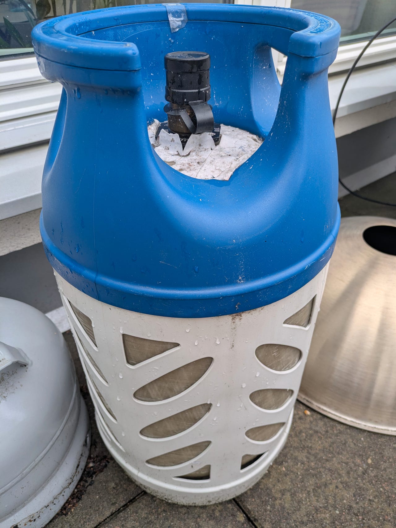 Gassflaske 10kg kompositt som er full av gass | FINN-torget