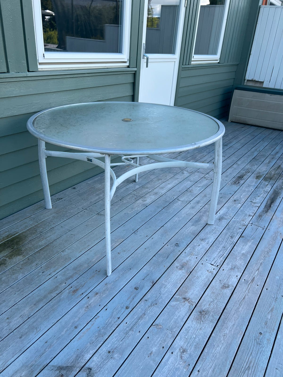 Hagebord utebord glassbord | FINN-torget