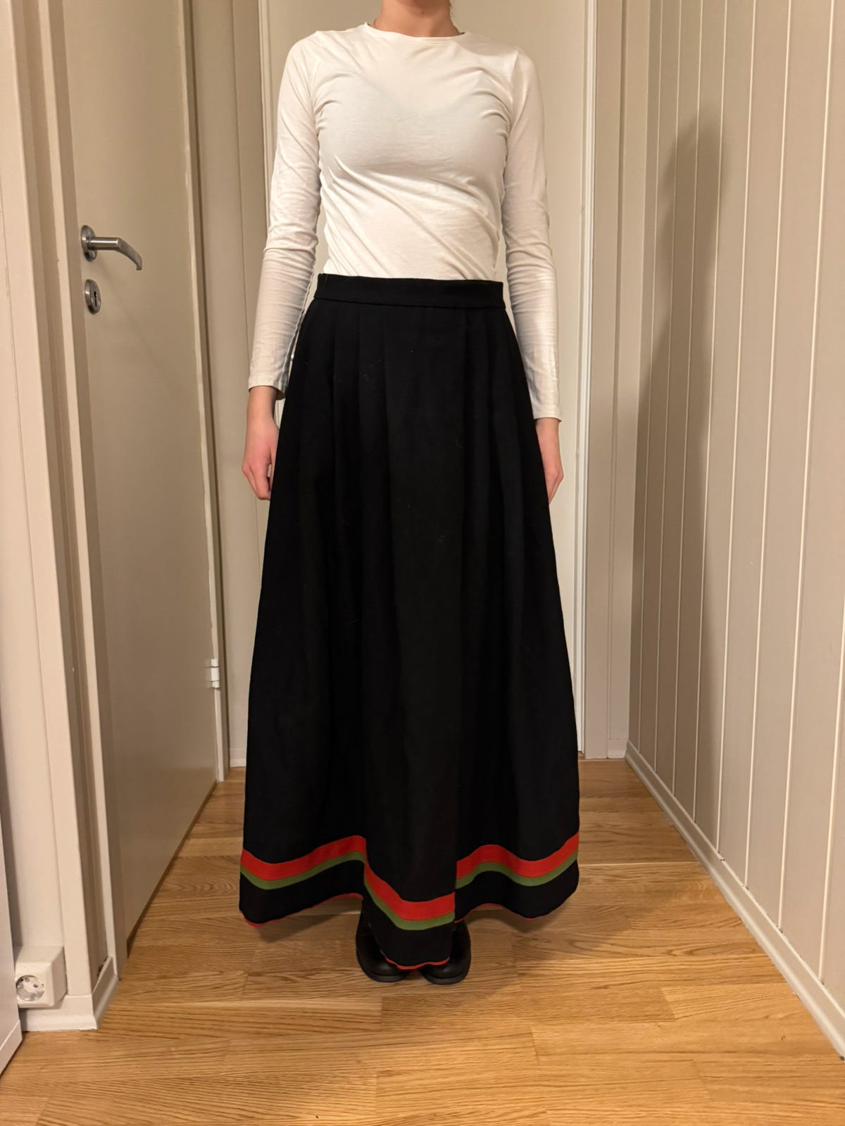 Stakk til Finnmarksbunad | FINN-torget