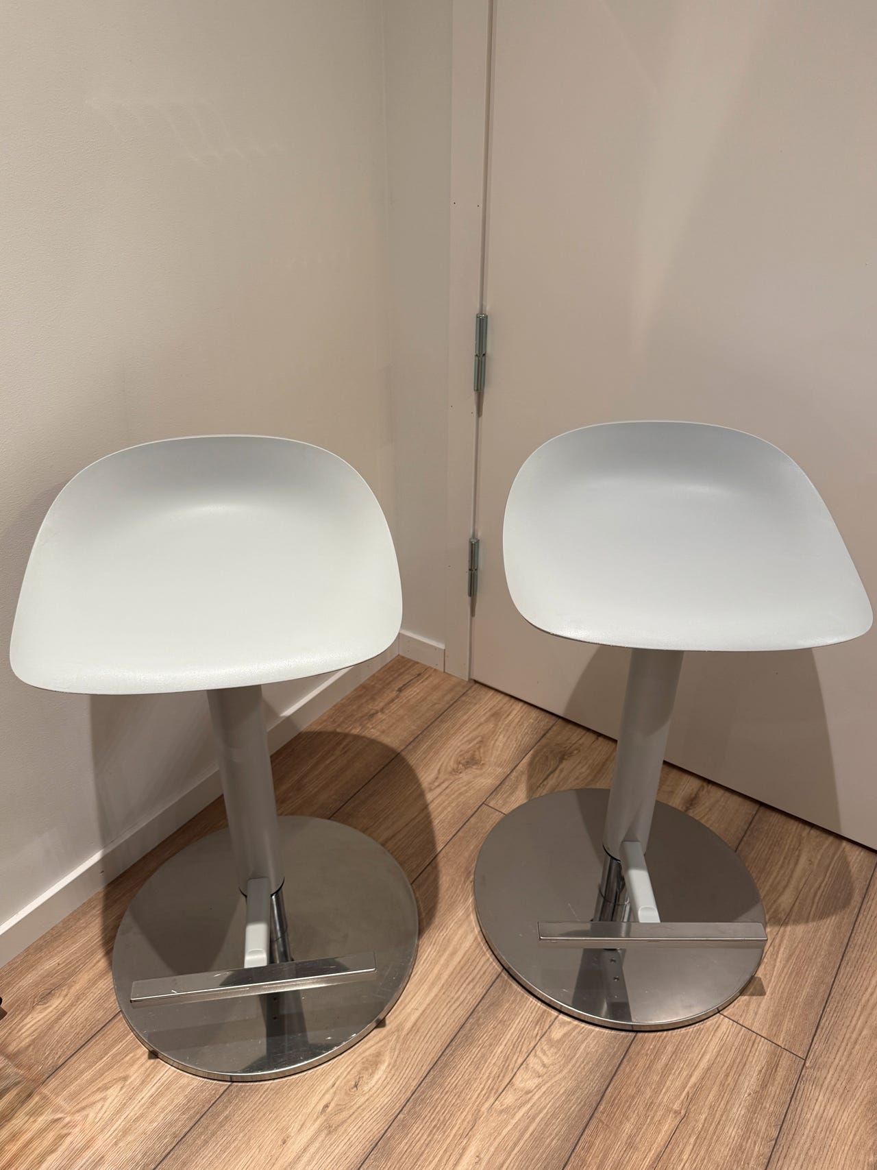 Selger 2 stk Ikea Janinge barstoler | FINN-torget