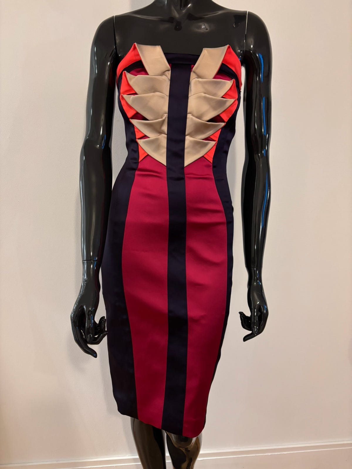 Råfin vintage Karen Millen kjole str.34! | FINN-torget