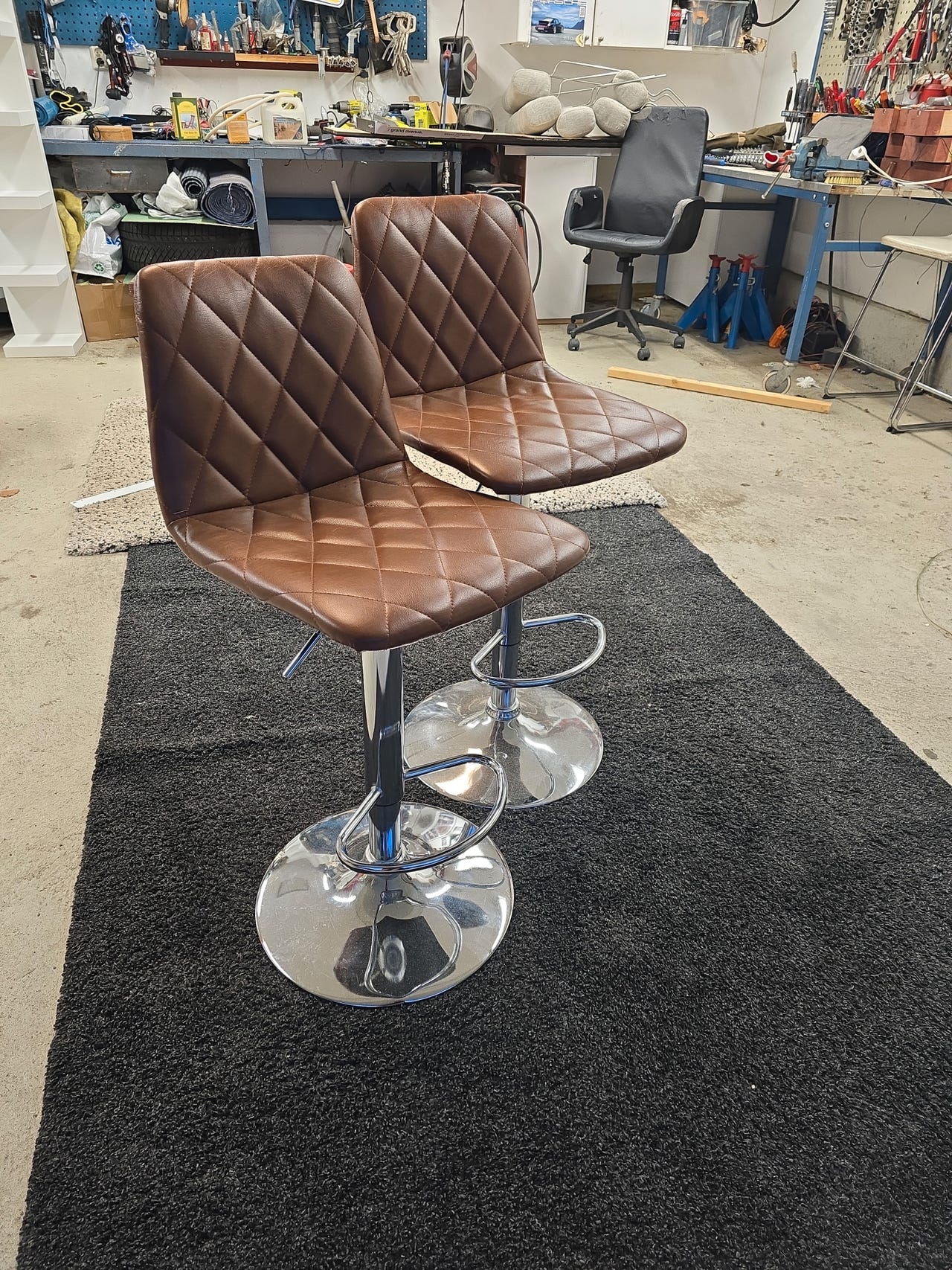 2 barstoler selges samlet (reservert) | FINN-torget