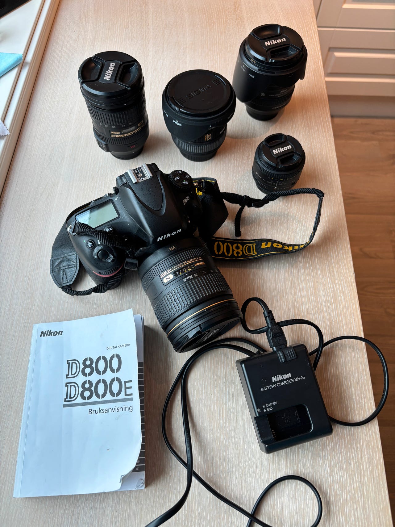 Nikon D800 (Shutter count 7066) + objektiver, sekk, | FINN-torget