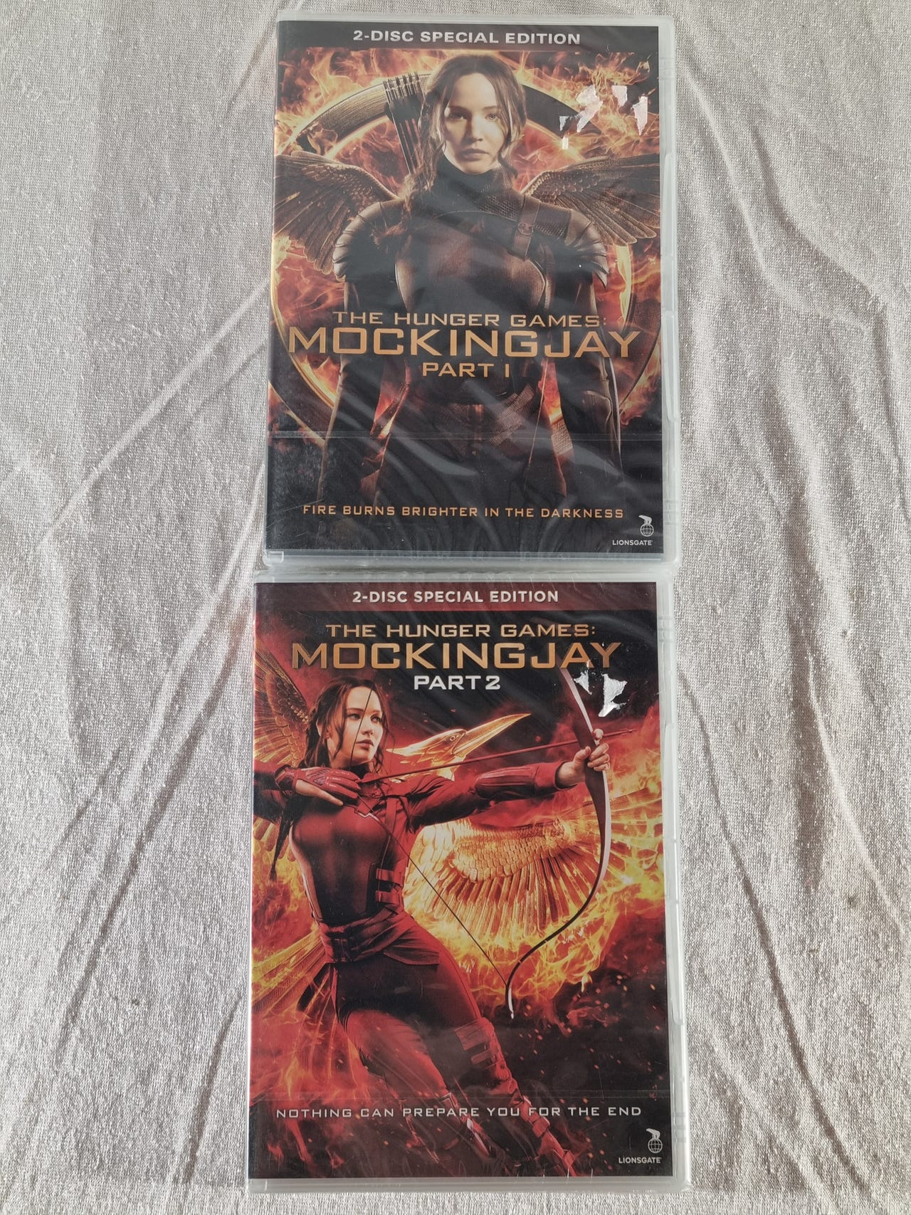 The Hunger Games Mockingjay Part 1 og Part 2 - 2-Disc Special Edition ...