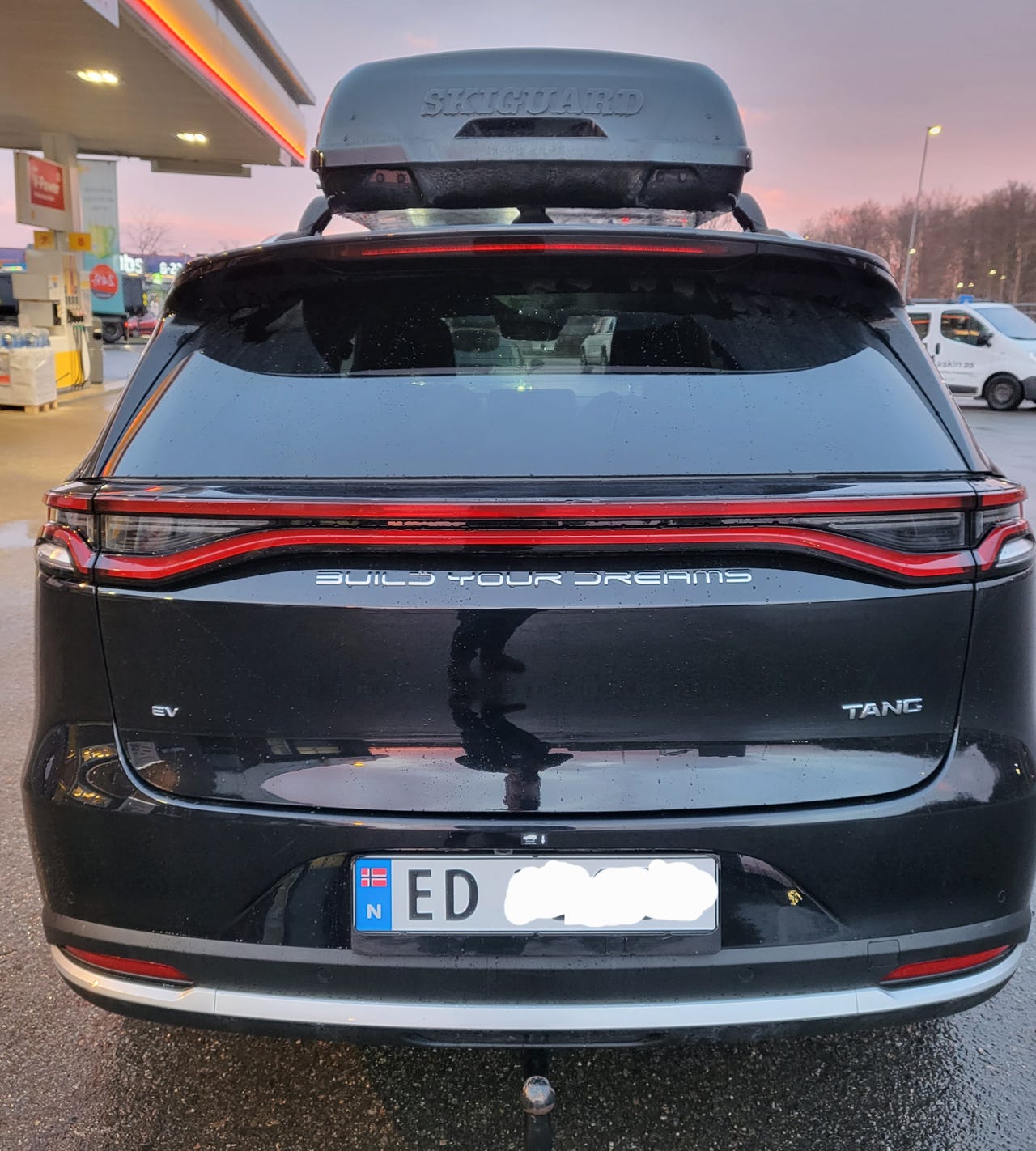 Skiguard 860T Takboks Svart med Yakima takstativ tilpasset BYD Tang ...