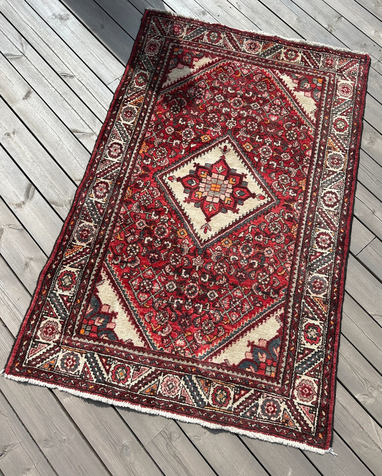 Persisk teppe 165 x 105 cm. | FINN-torget