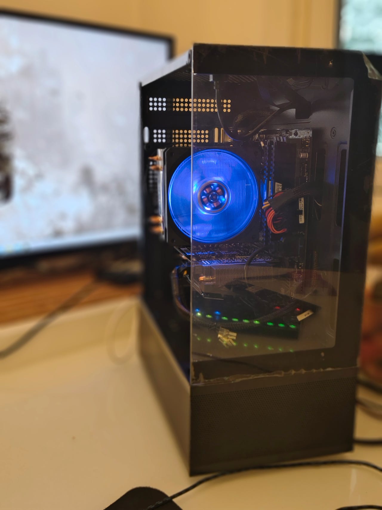 Fishtank style Gaming PC i7 GTX Windows 11 | FINN-torget