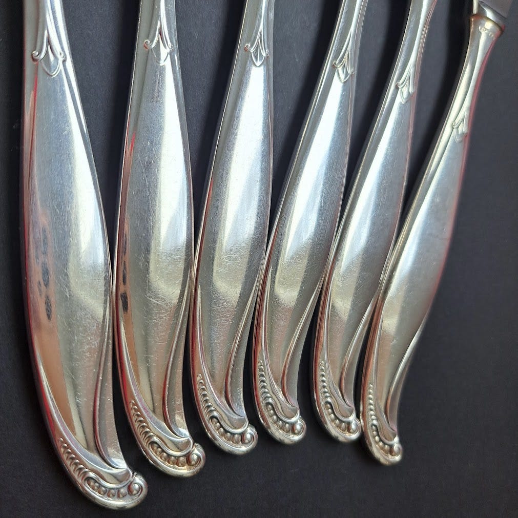 Bestikk deler Eik serie kniver 6 stk. Kr.150/stk | FINN-torget