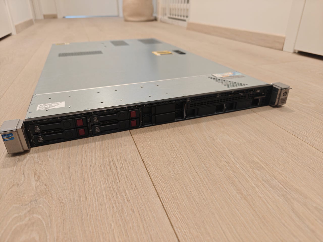 HP DL360 gen 8 med 4x300gb disker selges | FINN-torget