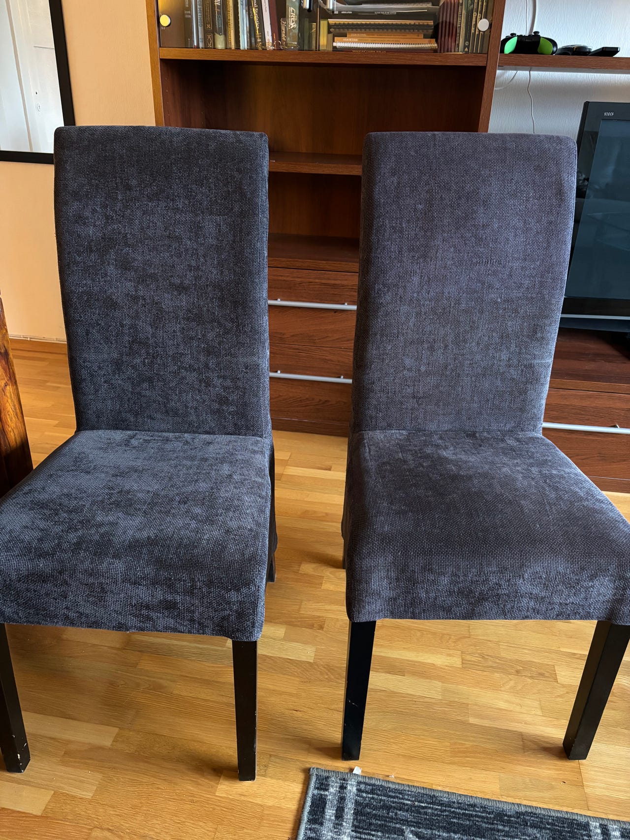 Seks stoler - RESERVERT | FINN-torget