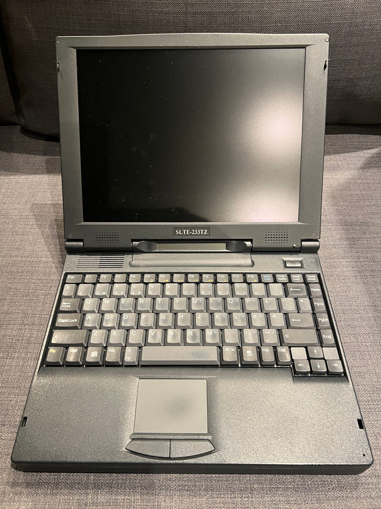 Retro Pentium 200 MMX Laptop | FINN-torget