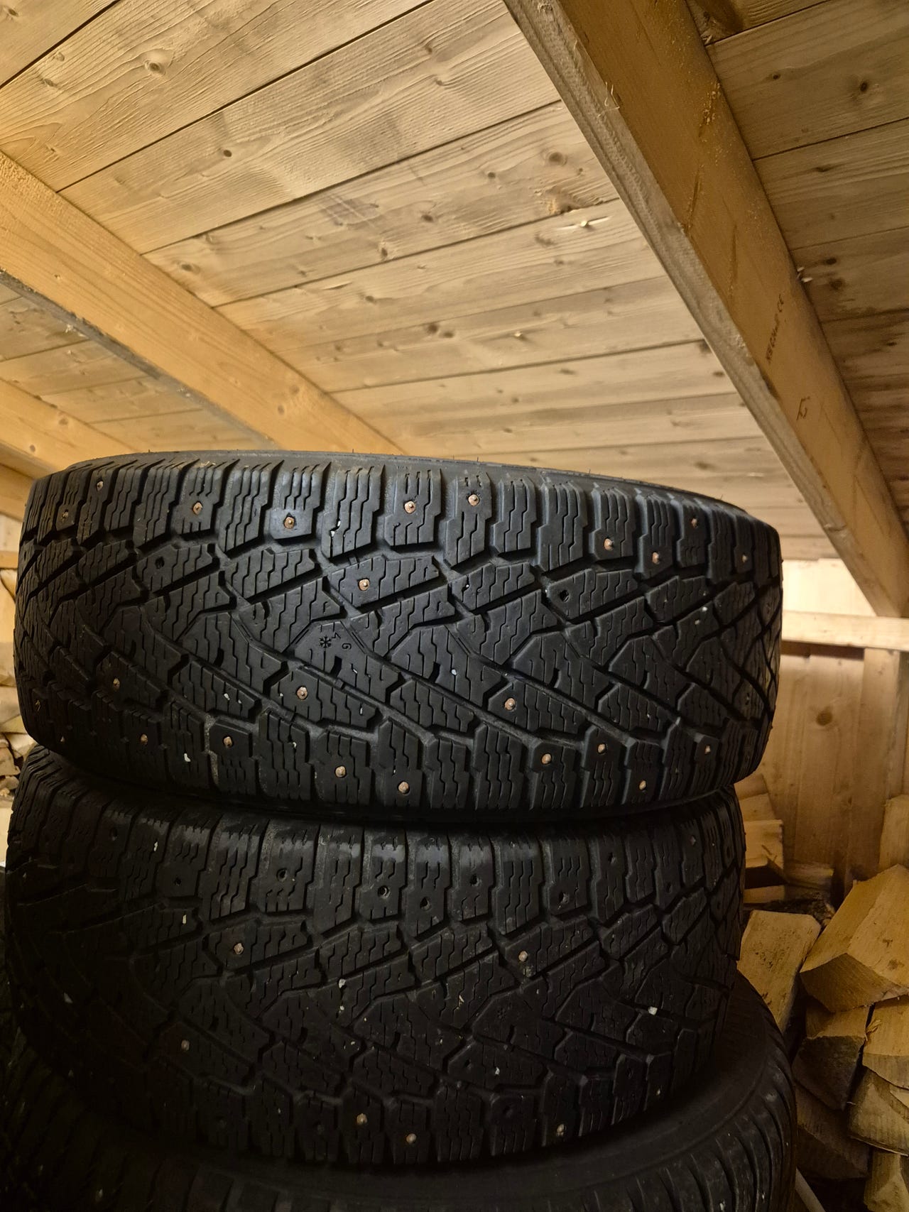 235/65/R16 C VINTERDEKK med pigg | FINN-torget
