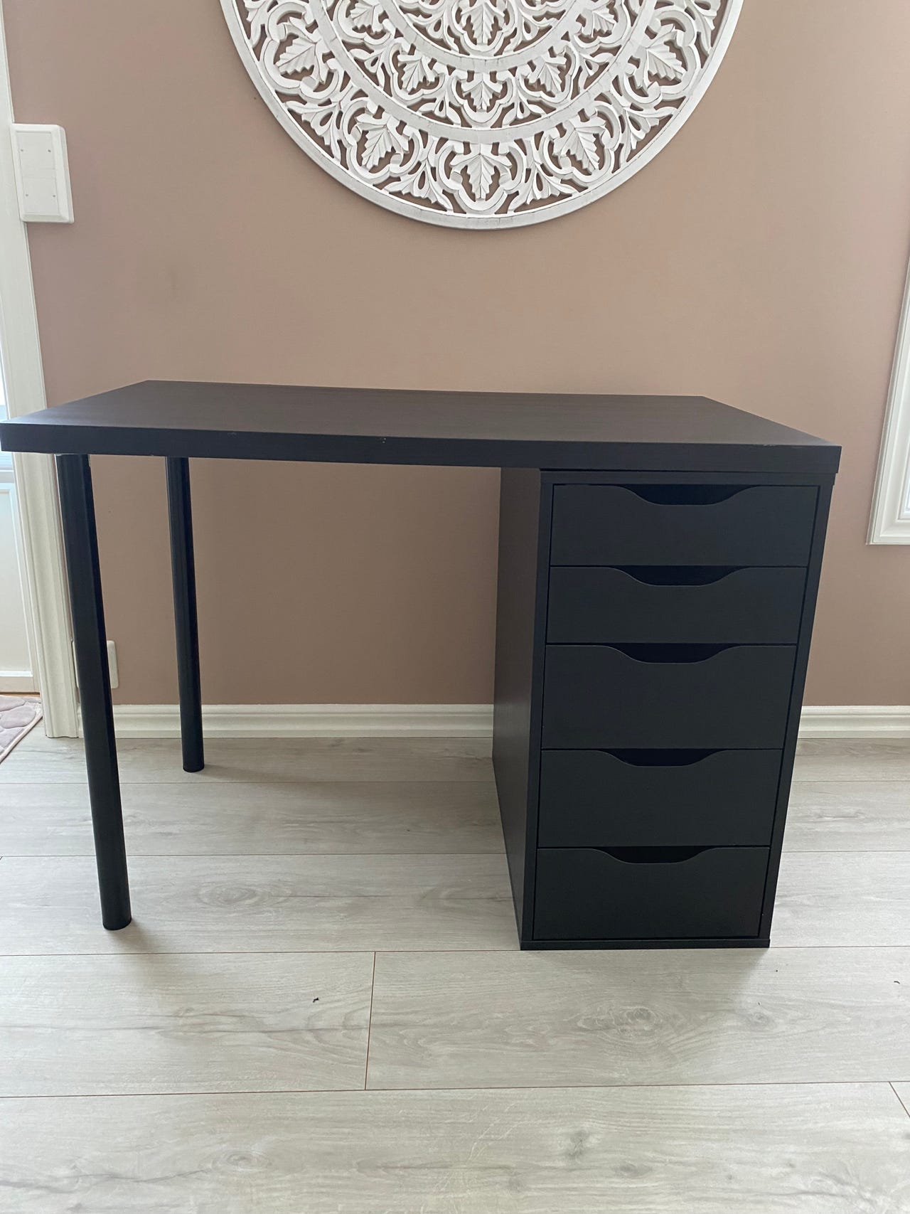 Skrivebord / sminkebord / arbeidsbord / alex | FINN-torget
