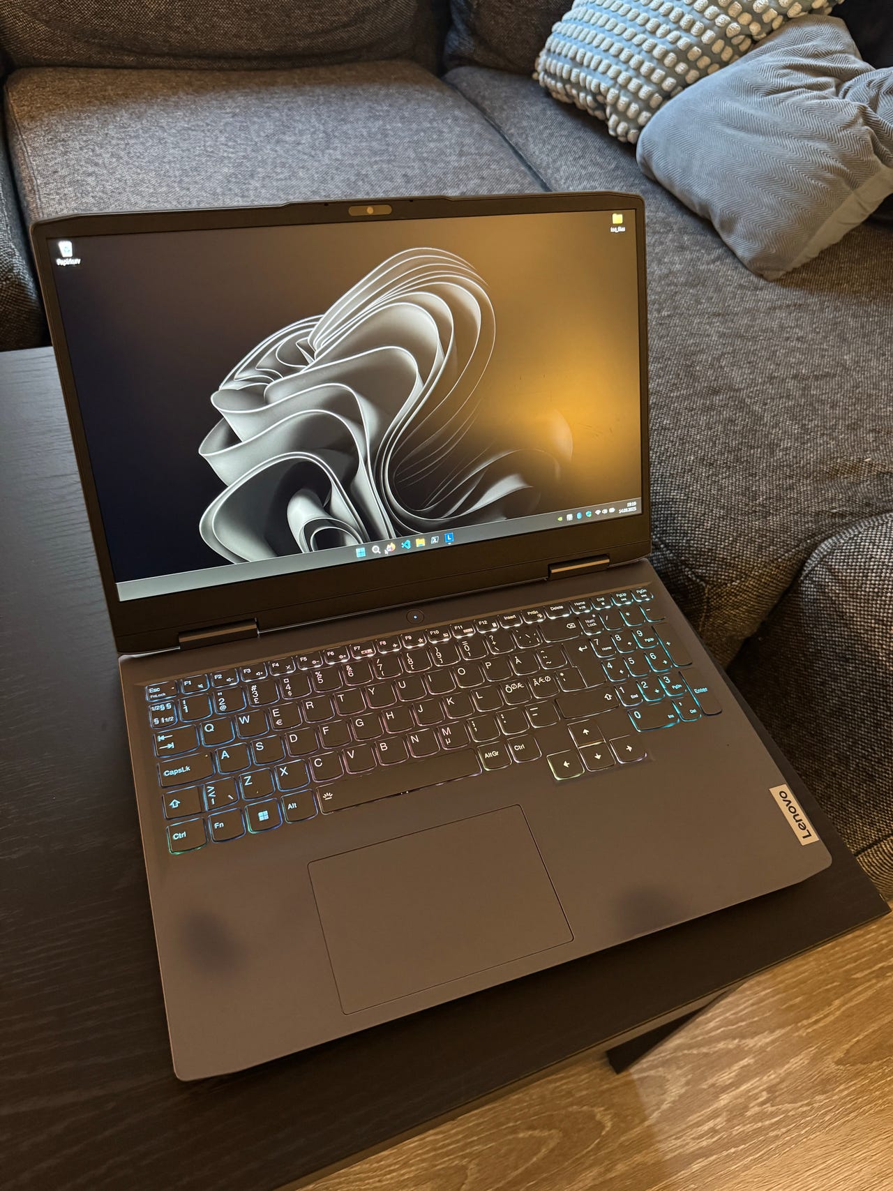 Lenovo LOQ 15" | i5-12450H | RTX 3050 | 2x512 NvME | FINN-torget