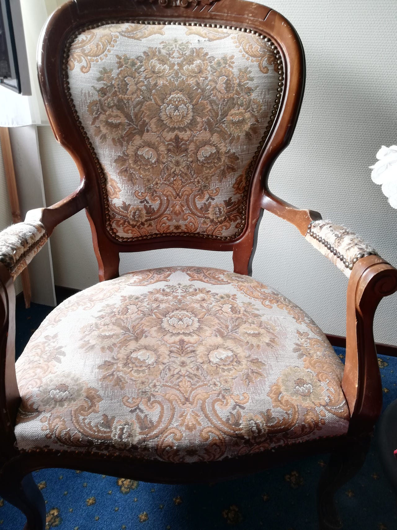 2 Fine stoler | FINN-torget