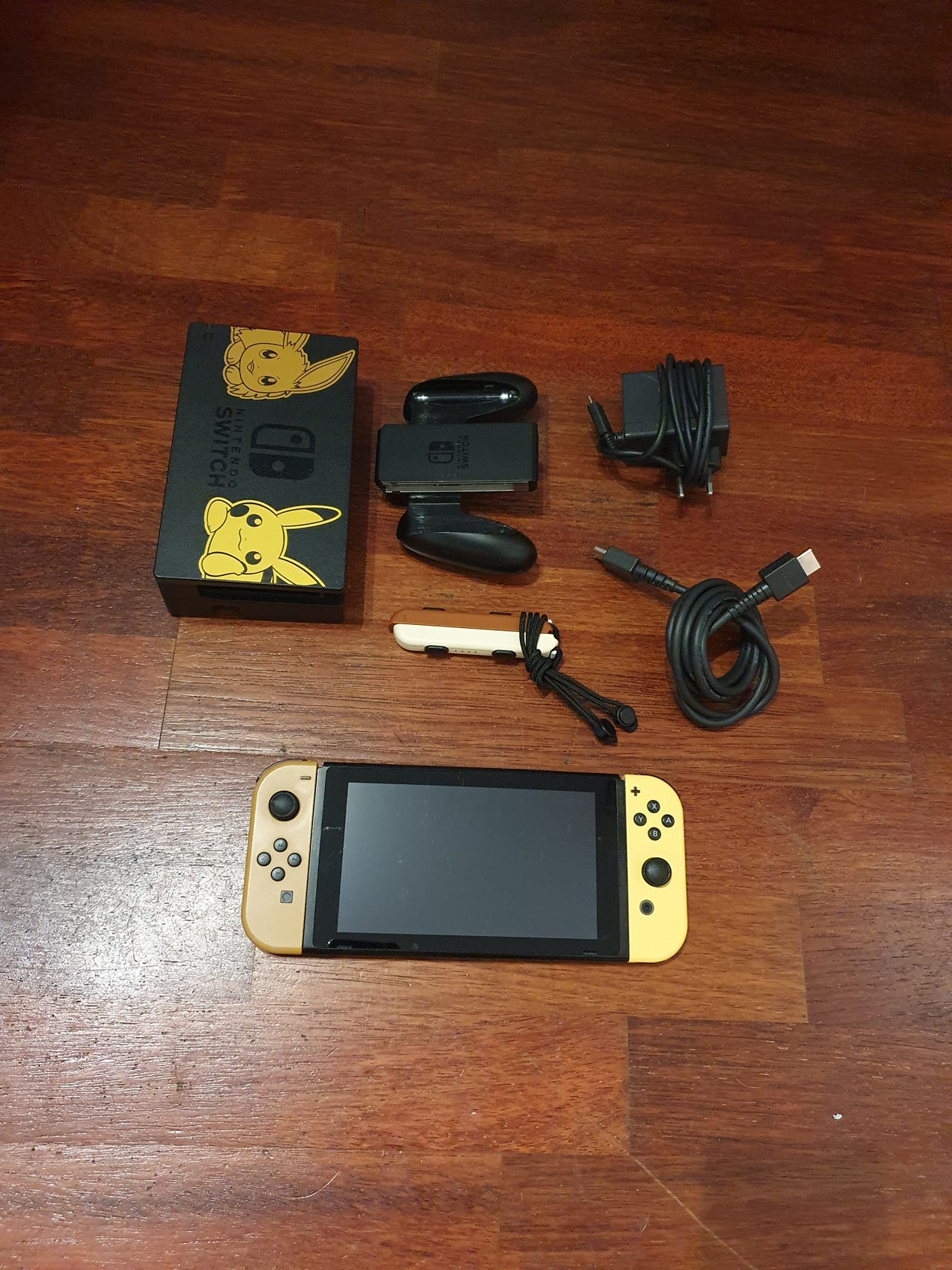 Nintendo Switch Pokemon Edition | FINN-torget