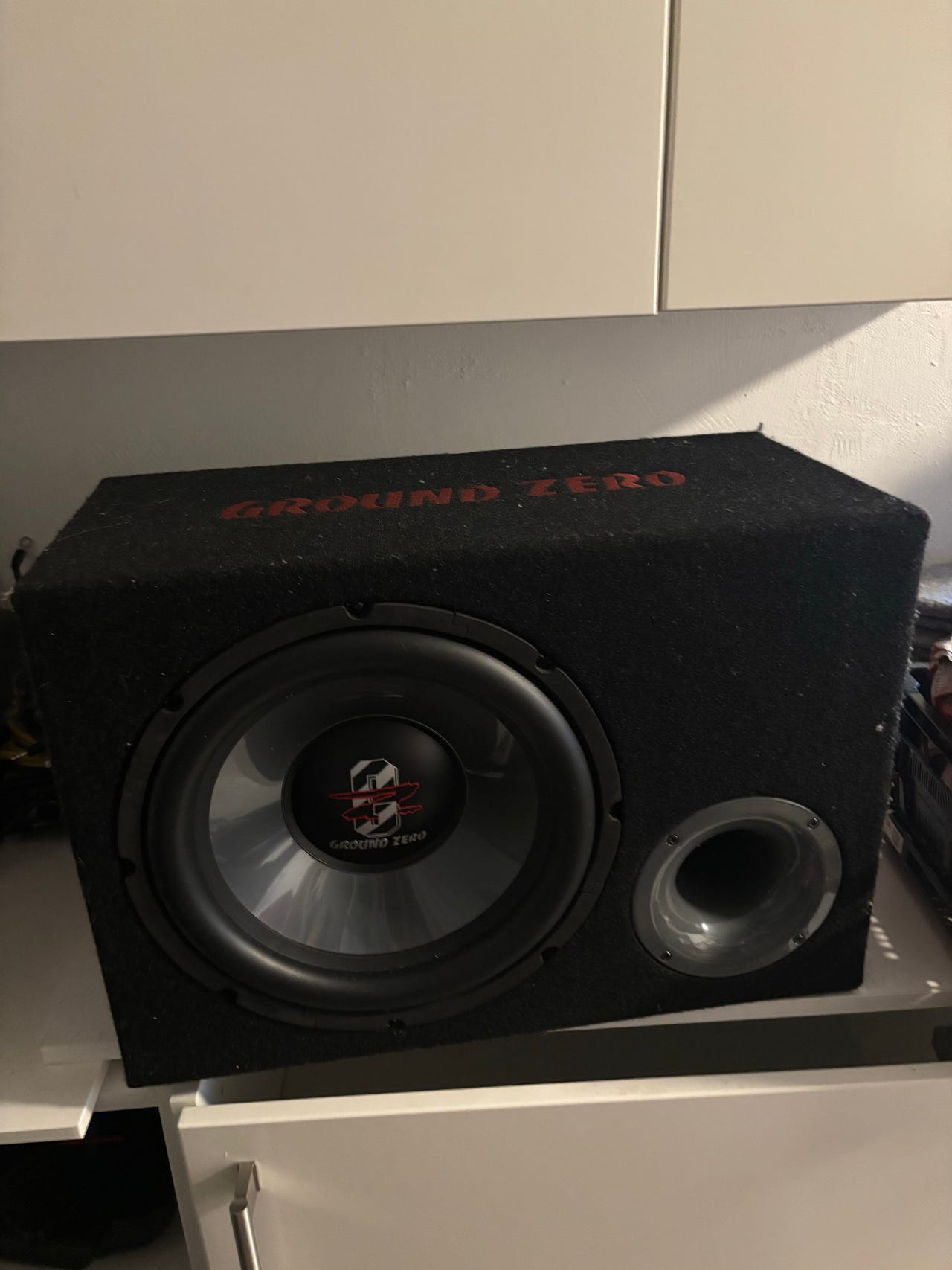 Bilstereo. Ground zero 12" subwoofer. Med pioneer cd spiller. | FINN-torget