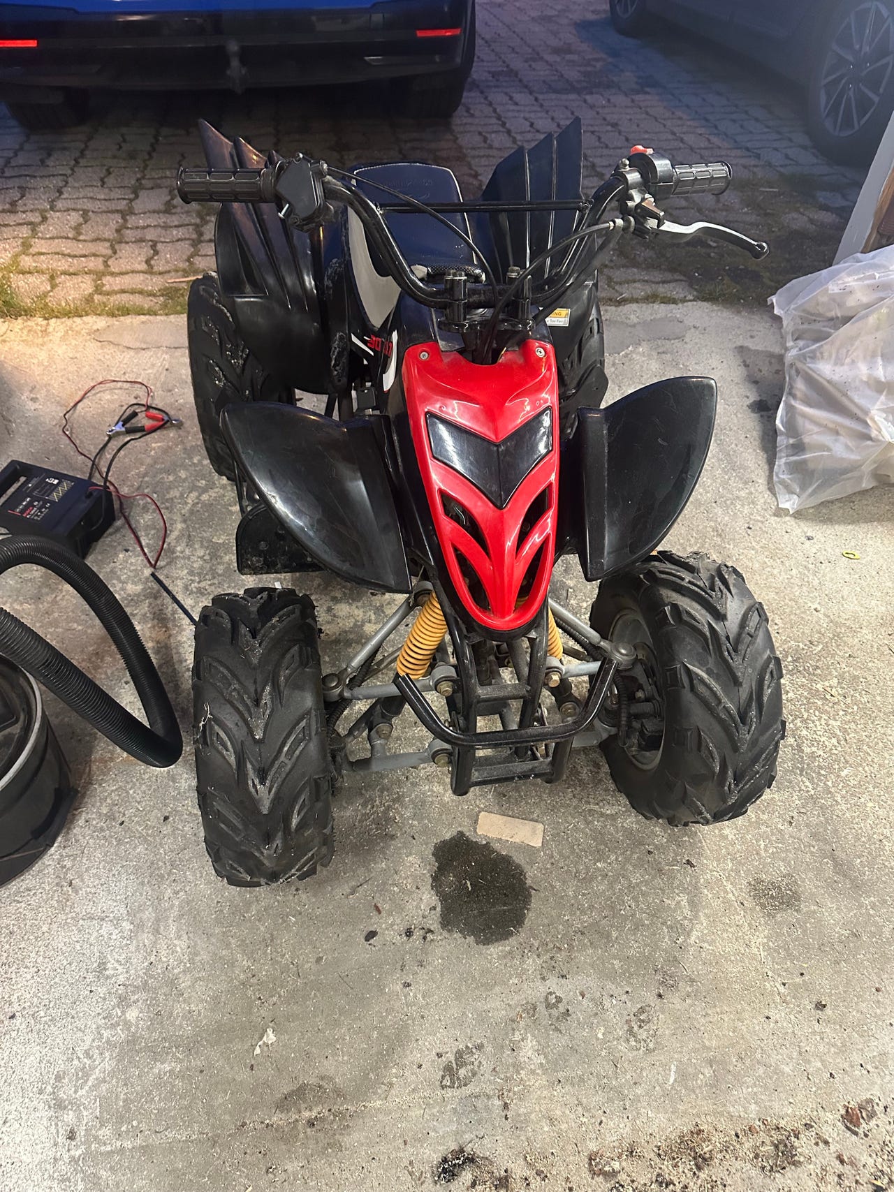 Ukjent Merke ATV Firehjuling Rød og Svart | FINN-torget