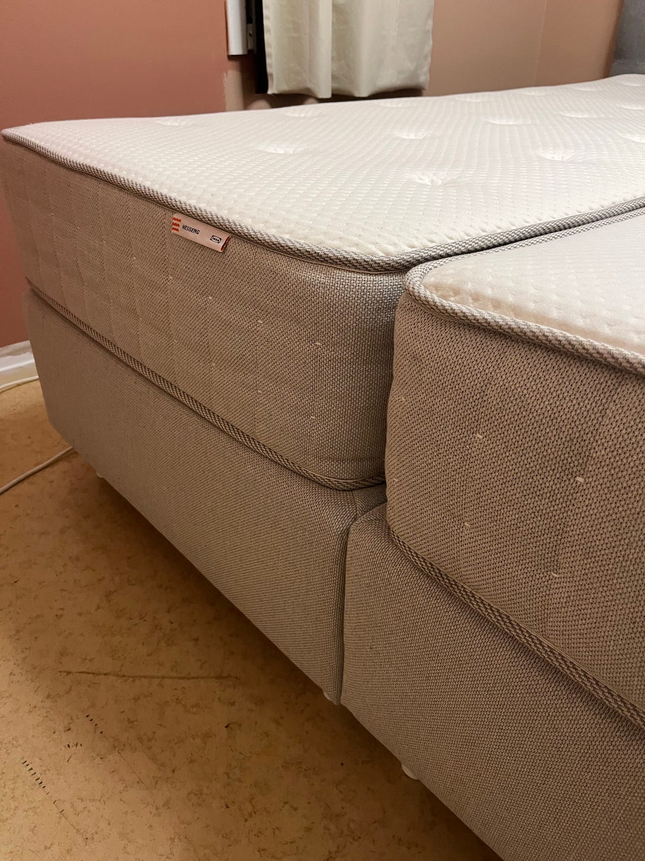 IKEA HESSENG rammemadrass 160x200 cm med sengegavl | FINN-torget
