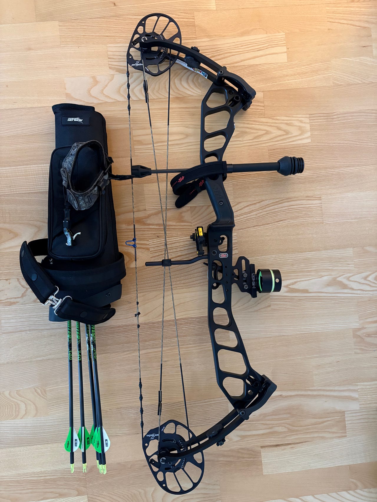 Compoundbue, PSE Drive NXT - RH 70LBS 25.5-31" BLACK | FINN-torget