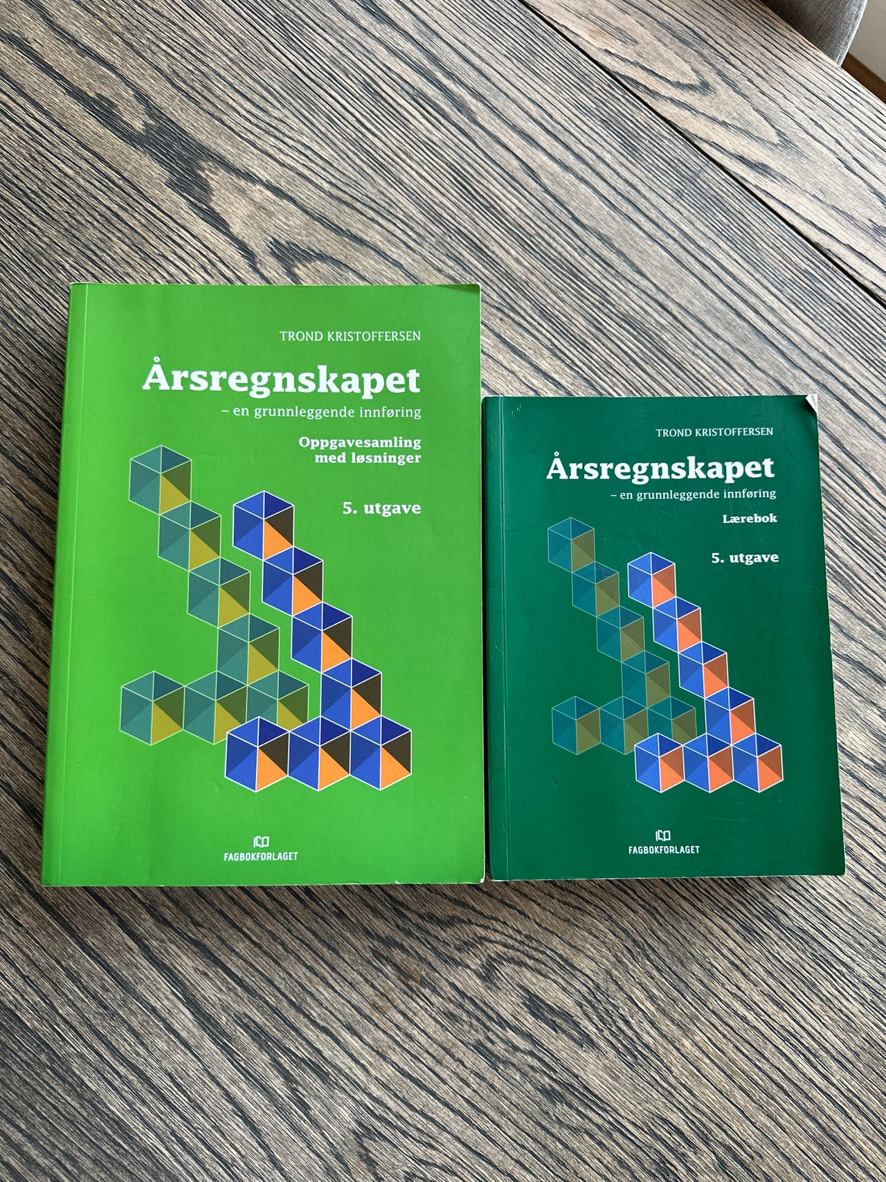 Tore Kristoffersen Årsregnskapet Lærebok i økonomi og administrasjon ...