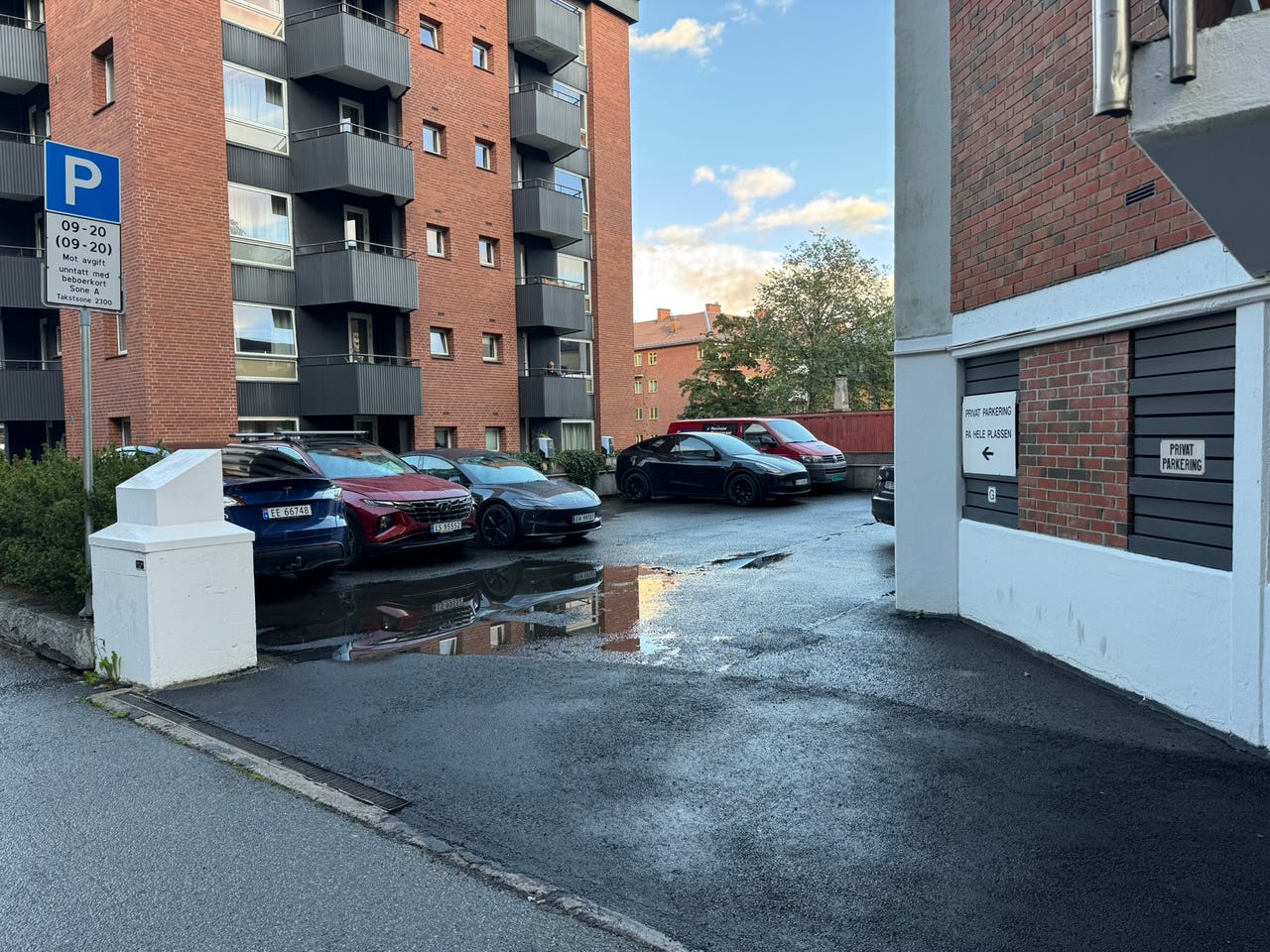 Majorstuen. Leie av parkeringsplass med mulighet for el bil lading ...