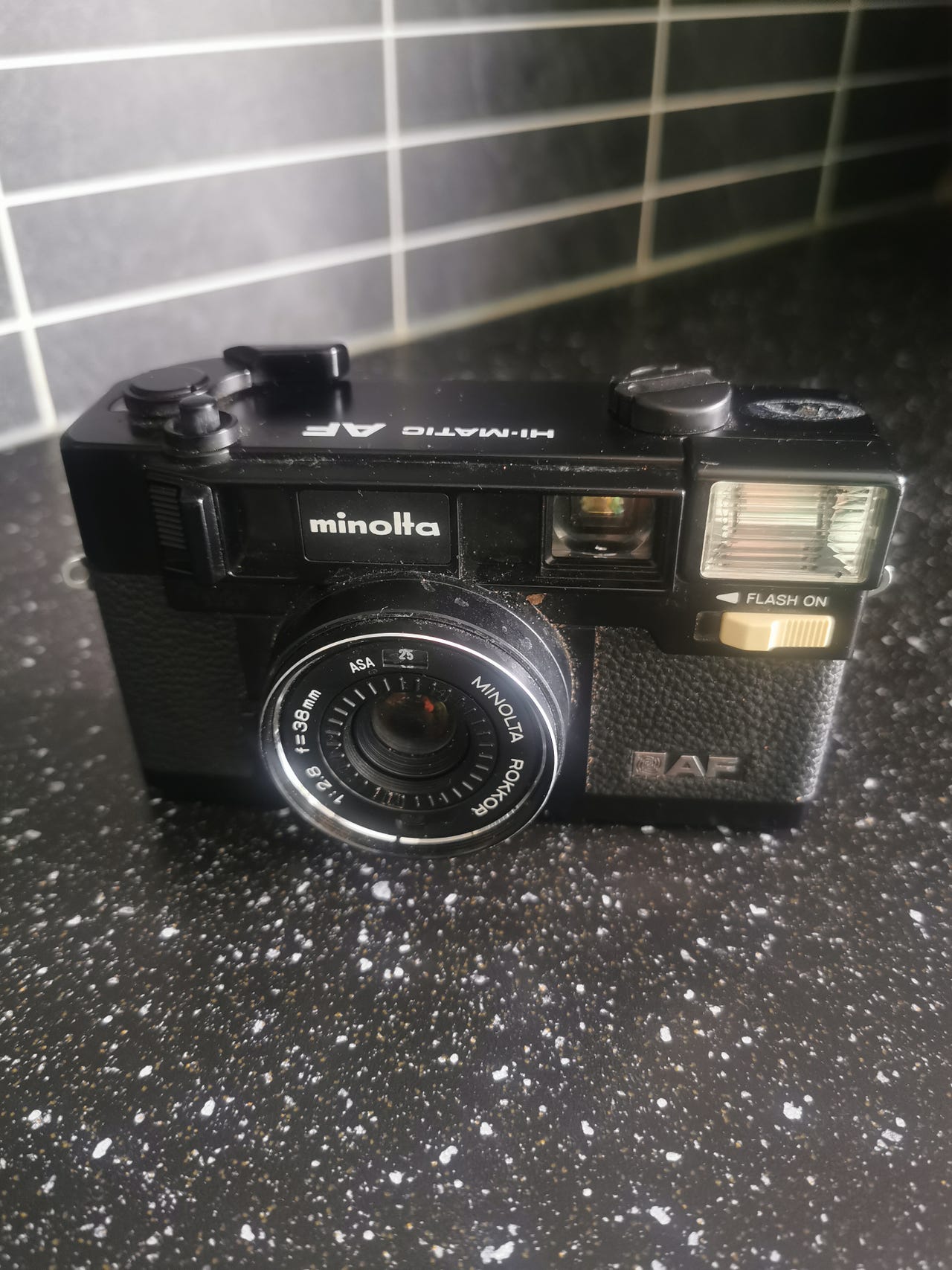 Minolta Hi-Matic AF2 med 38 mm f/2.8-objektiv | FINN-torget