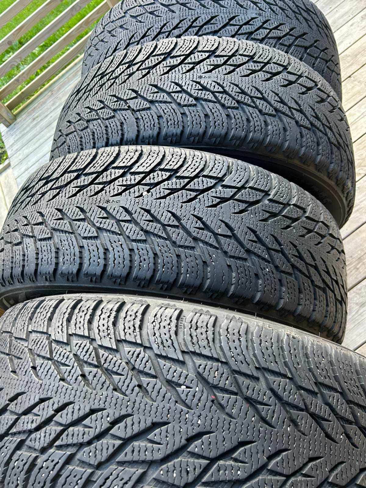 4 stk vinterdekk selges – 235/55 R18 | FINN-torget