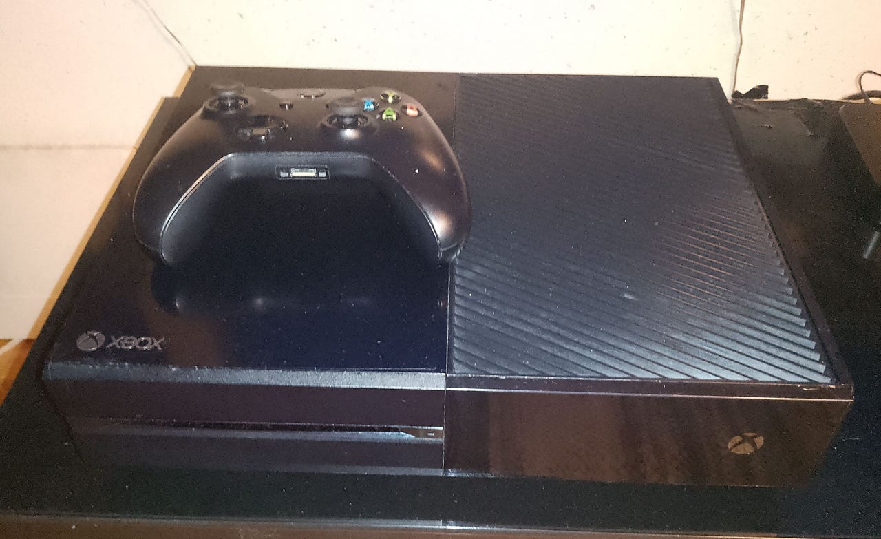 Xbox one med håndkontroll | FINN-torget