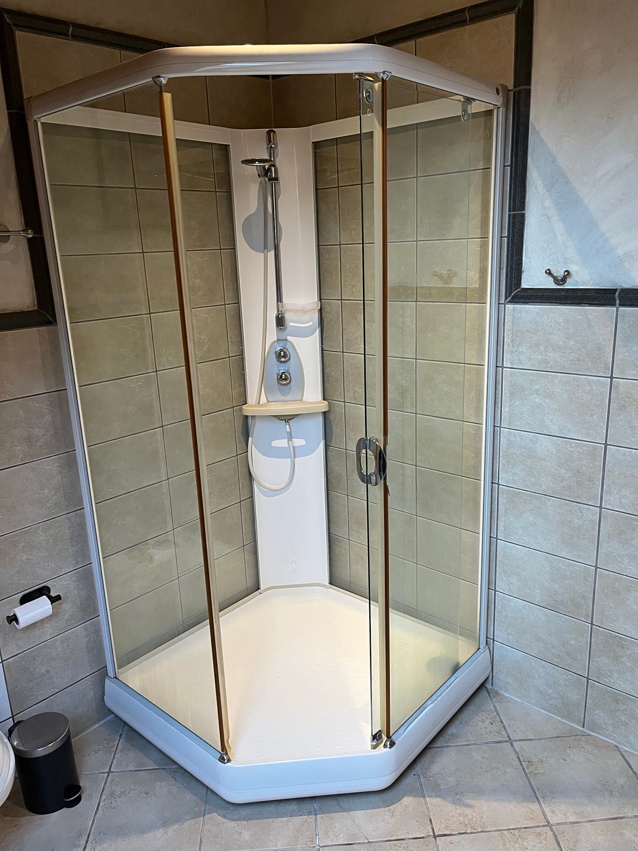 Stort Porsgrund Showerama dusjkabinett, 100 x 100 | FINN-torget