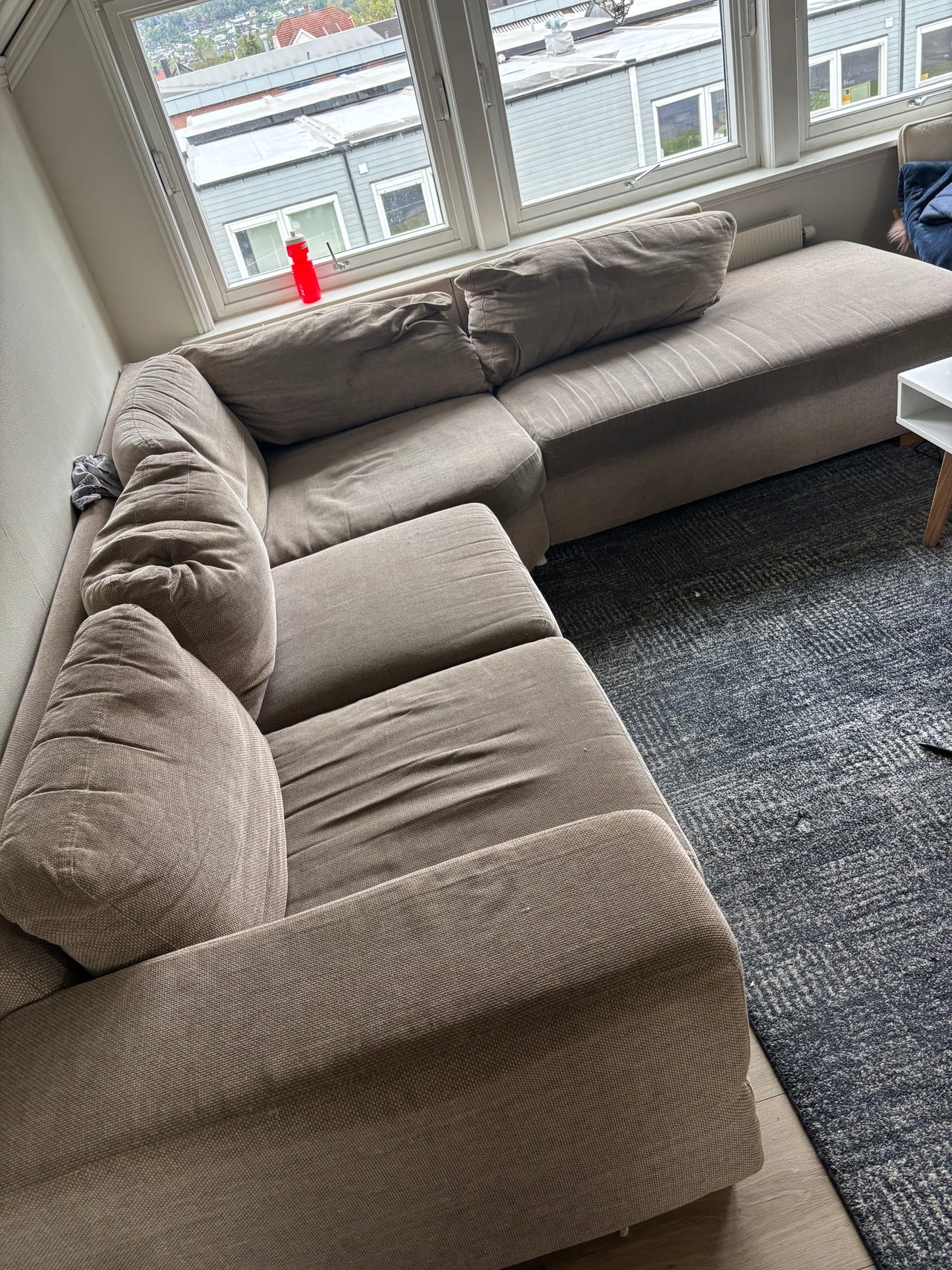 Godt brukt sofa gis bort | FINN-torget