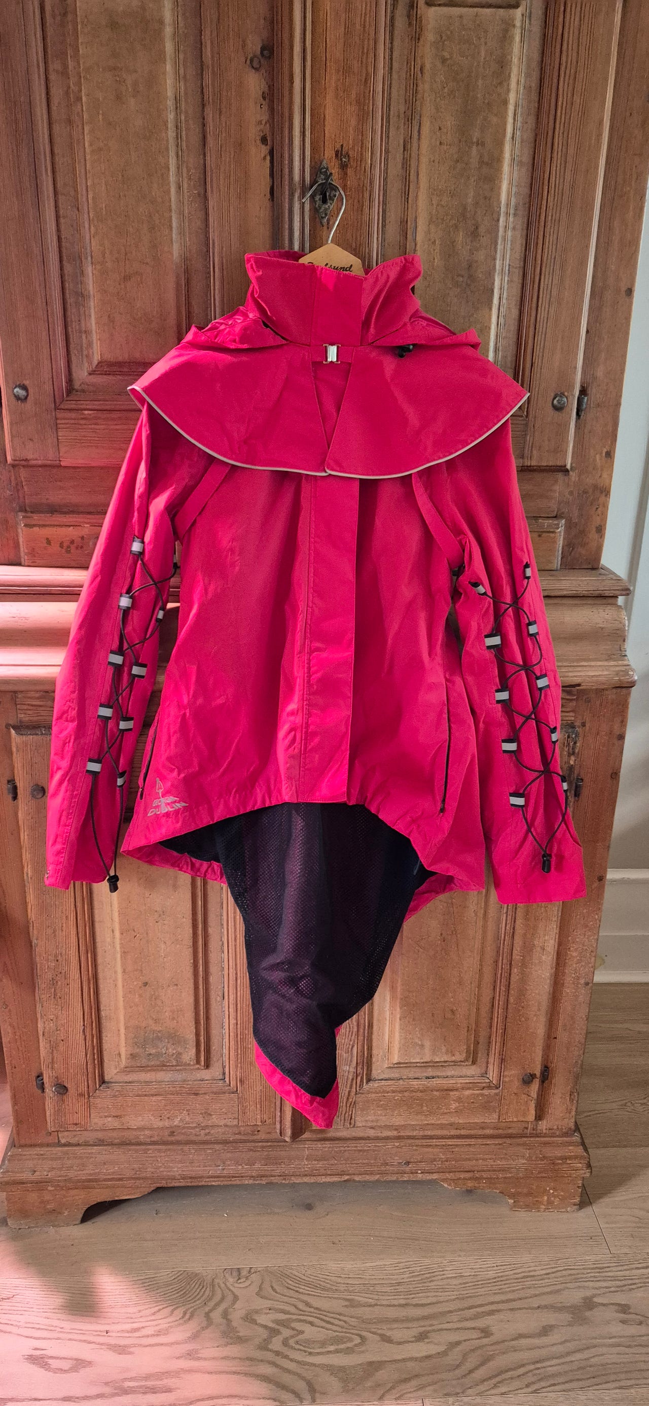 Veldig kul og spesiell regnjakke selges | FINN-torget