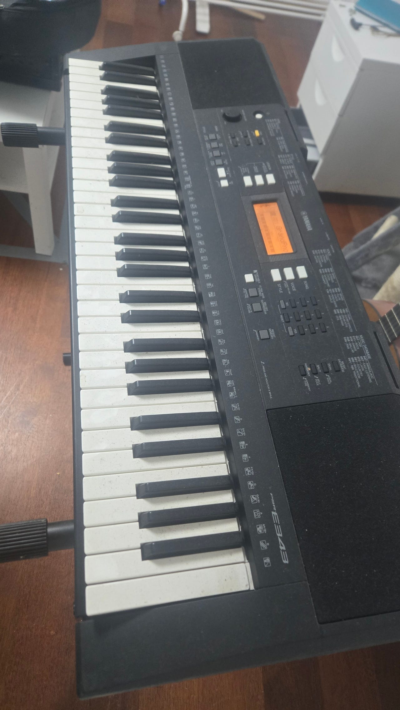 Yamaha PSR-E343 Keyboard 61 tangenter svart | FINN-torget