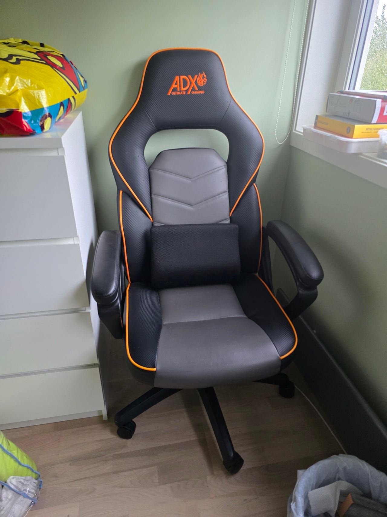 ADX ultimate gamingstol | FINN-torget