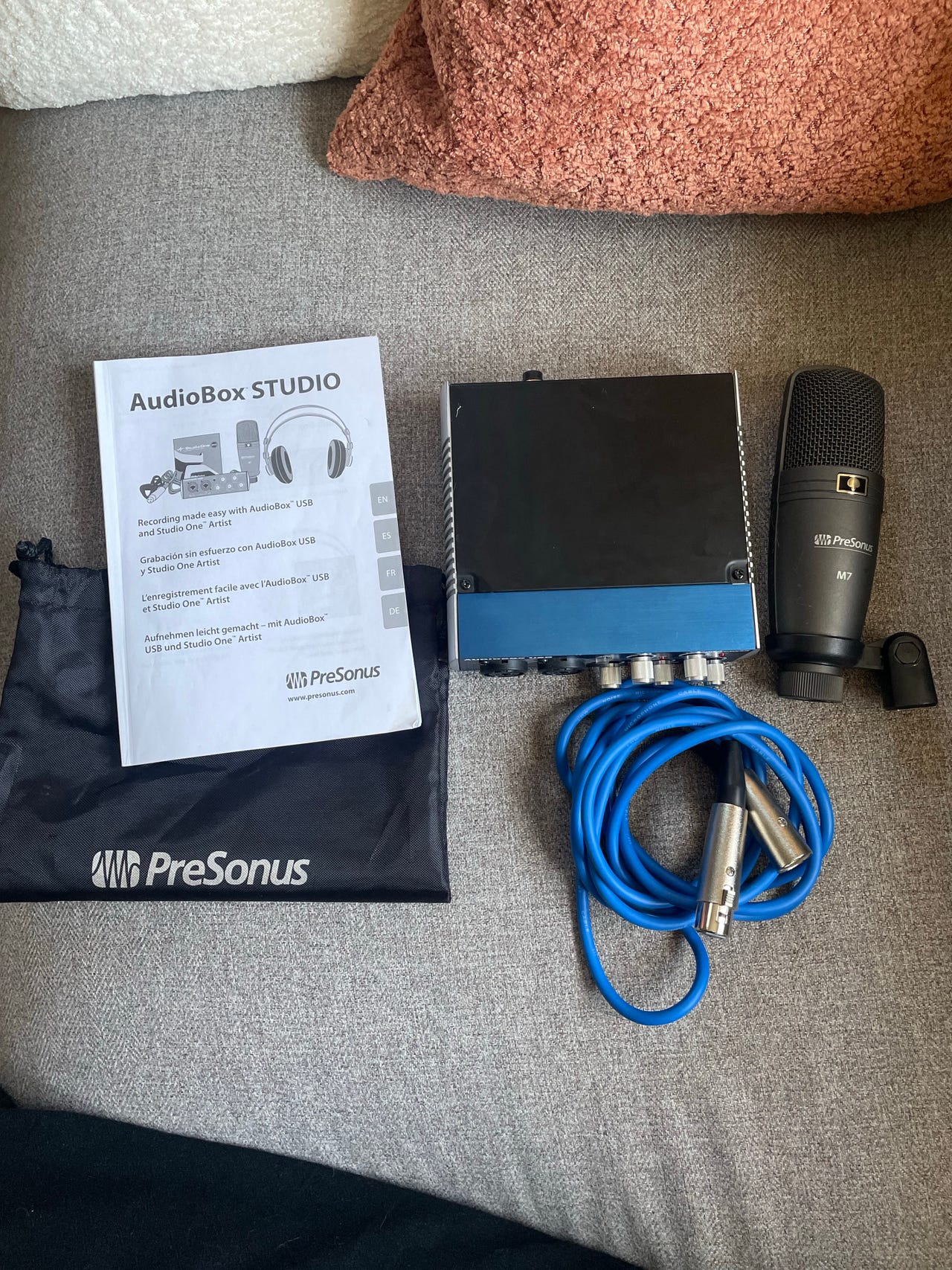 PreSonus AudioBox Studio lydopptakssett med mikrofon, audiobox og hodetelefoner | FINN-torget