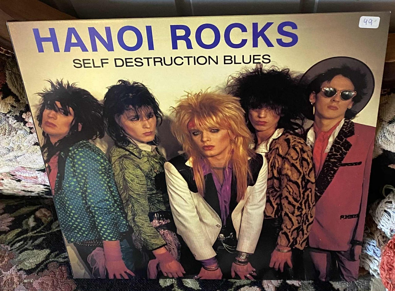 HANOI ROCKS: SELF DESTRUCTION BLUES, LICK 1983 | FINN-torget