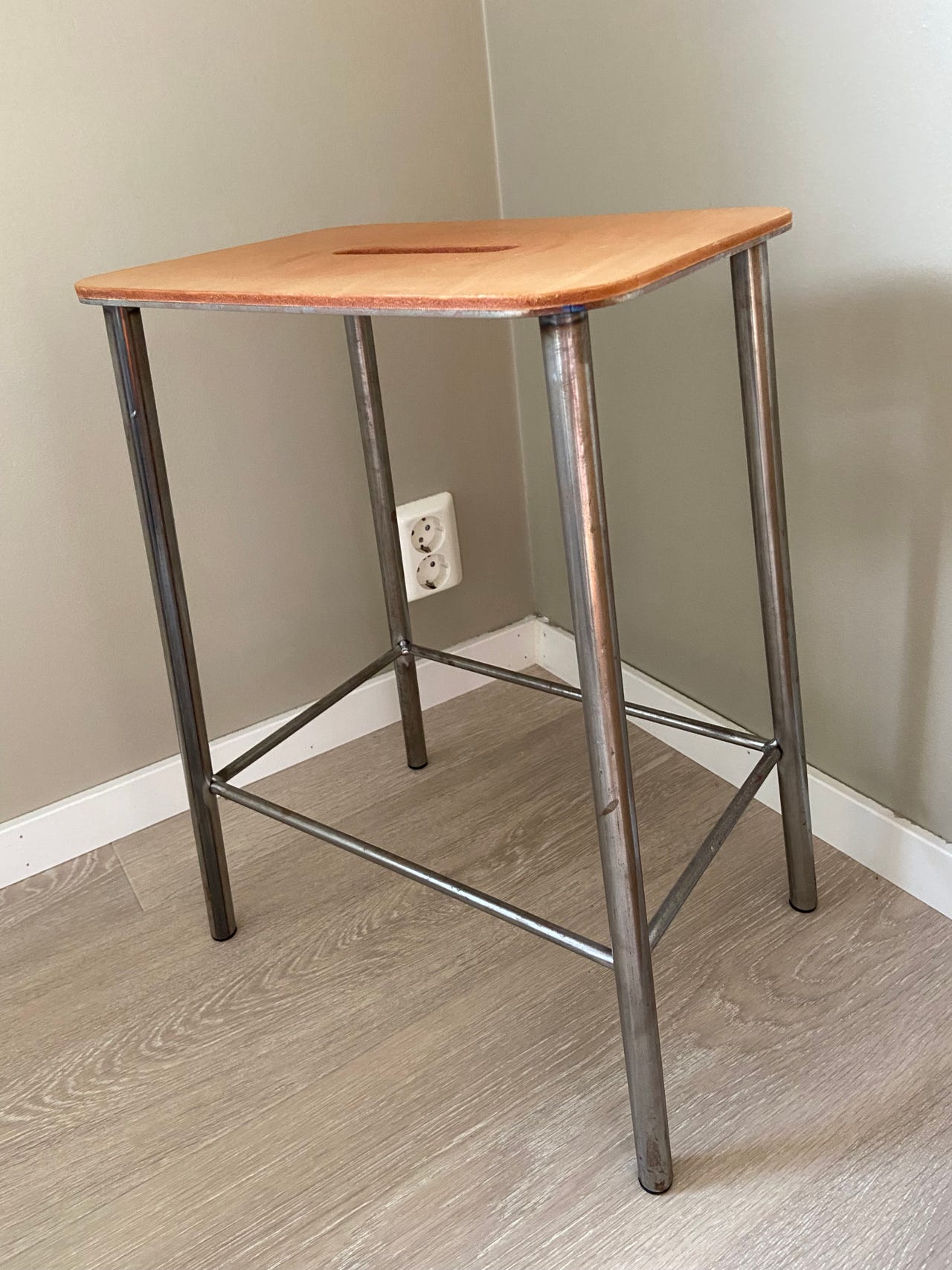 Frama Adam H50 med skinnsete | FINN-torget