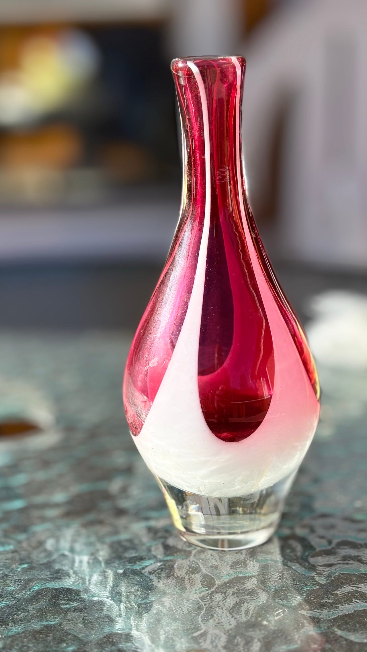 Magnor Glassverk Glassvase Rød og Hvit | FINN-torget