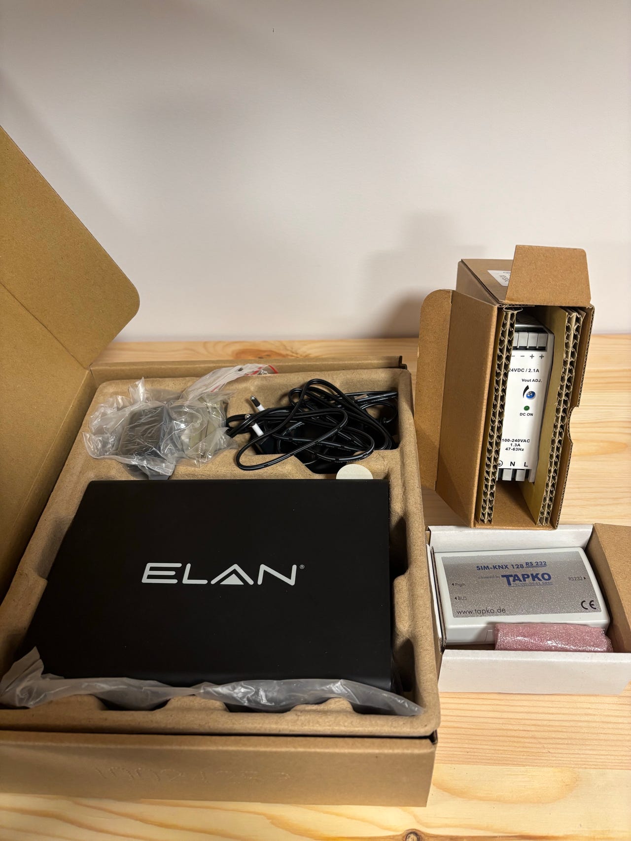 ELAN EL-SC-100 system controller (Knx, multimedia, zwave) | FINN-torget