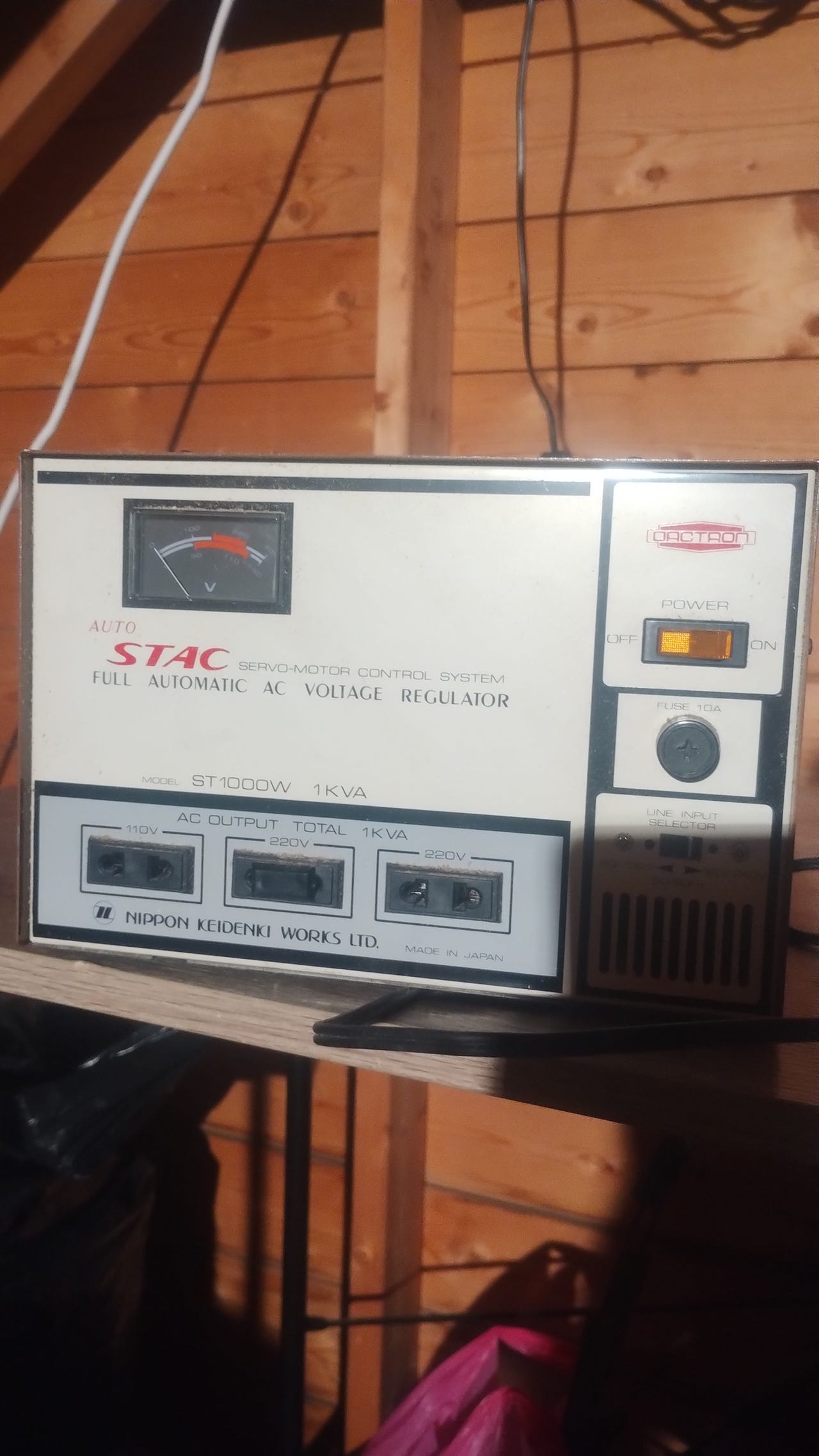 Automatisk spenningsstabilisator Dactron ST1000W, 1 kVA (Japan) | FINN ...